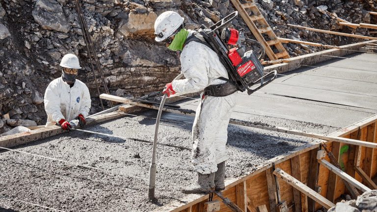 Mengenal Concrete Vibrator Sebagai Alat Cor Beton - Asuransi Astra ...